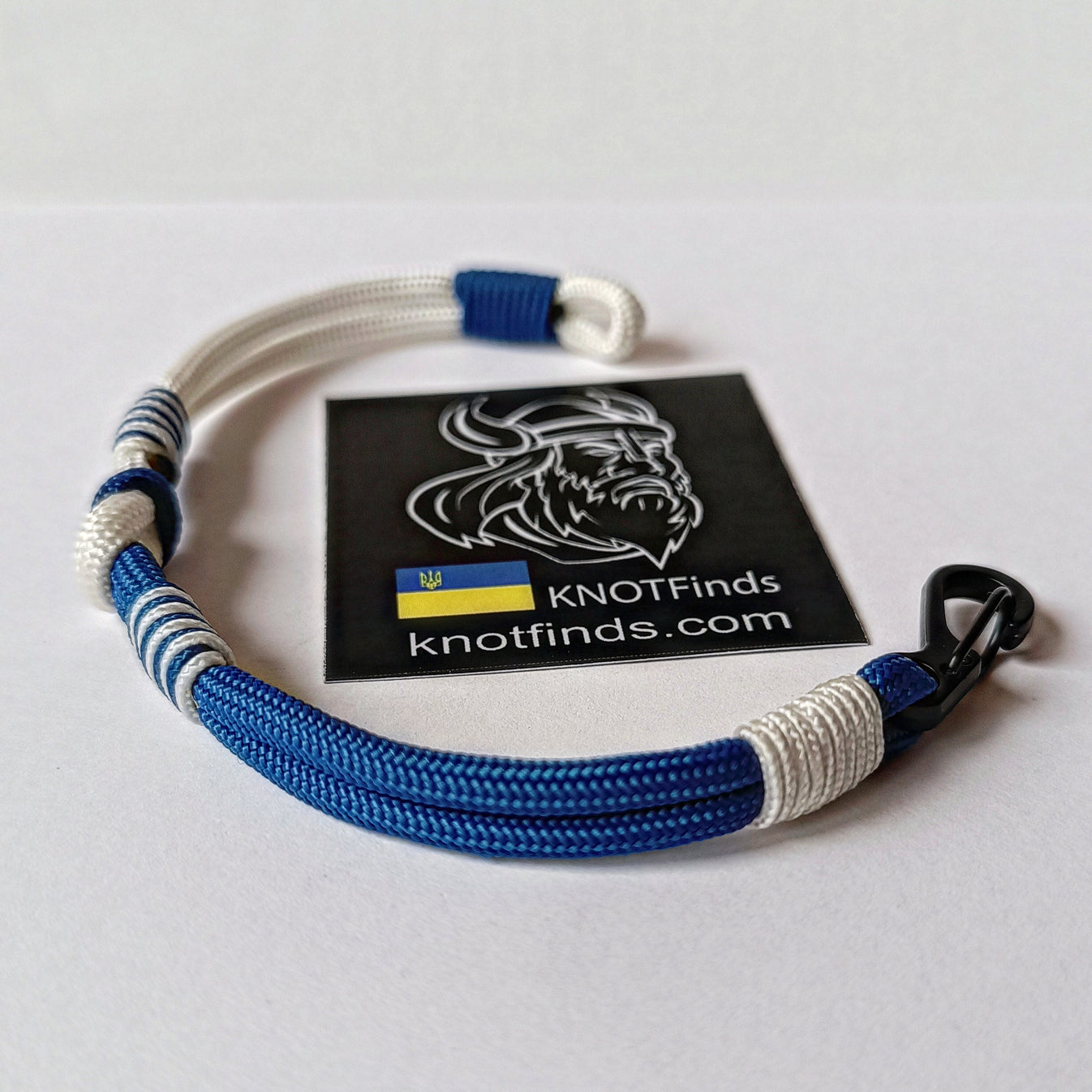 Israel solidarity bracelet. Thin paracord bracelet with a carbine. Isr ...