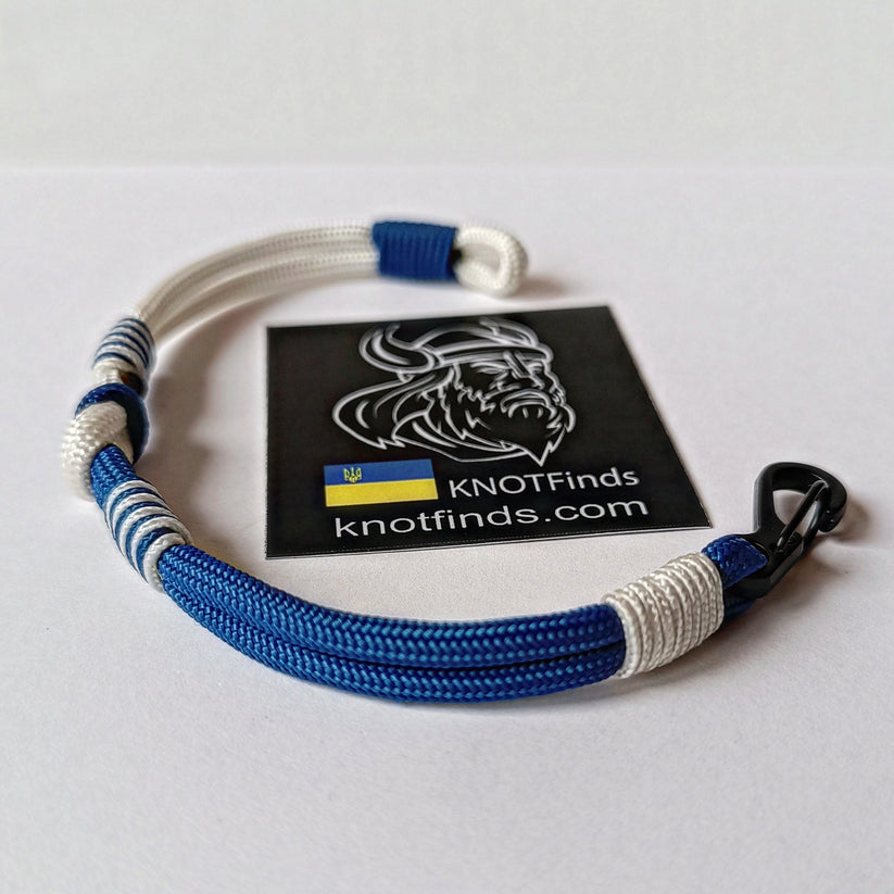 Israel solidarity bracelet. Thin paracord bracelet with a carbine. Isr ...